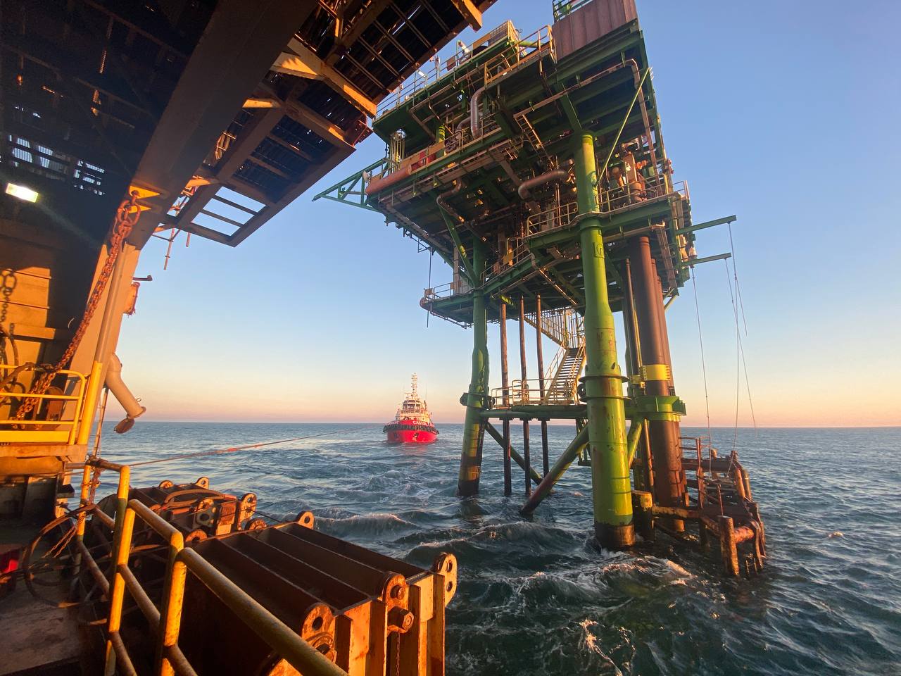 MWS for for the location move of the jack-up rig GSP Saturn from base ...